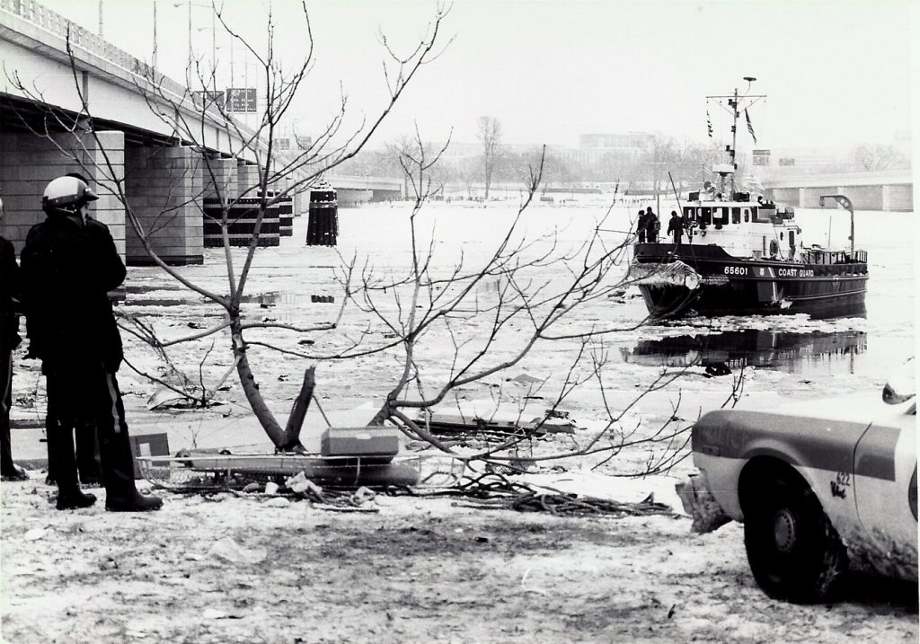 1/13/1982: Air Florida Flight 90, Crashes Into the 14th Street Bridge